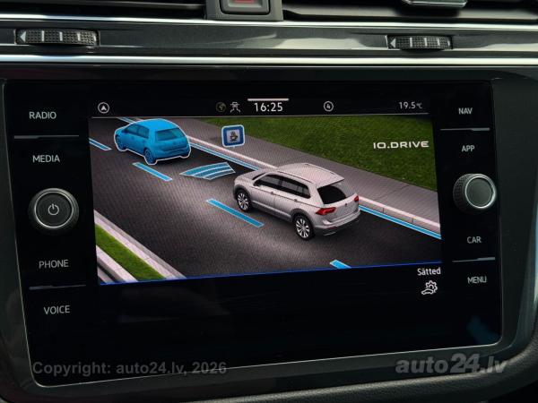 Blue Volkswagen Tiguan 2022 in Parnu, with an engine capacity of 1.50 L and mileage of 62 thousand km for 23900 €, photo 9 on AUTOMOTO.COM.LV