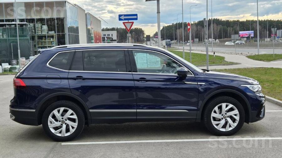 Blue Volkswagen Tiguan 2023 in Riga, with an engine capacity of 2.00 L and mileage of 56 thousand km for 32300 €, photo 6 on AUTOMOTO.COM.LV