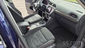 Blue Volkswagen Tiguan 2023 in Riga, with an engine capacity of 2.00 L and mileage of 56 thousand km for 32300 €, photo 9 on AUTOMOTO.COM.LV