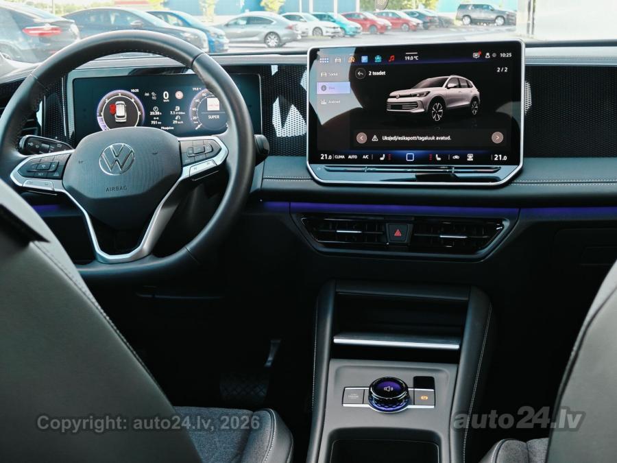 Blue Volkswagen Tiguan 2024 in Tallinn, with an engine capacity of 2.00 L and mileage of 8 thousand km for 32900 €, photo 5 on AUTOMOTO.COM.LV