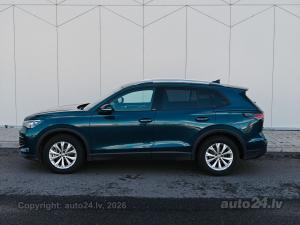 Blue Volkswagen Tiguan 2024 in Tallinn, with an engine capacity of 2.00 L and mileage of 8 thousand km for 32900 €, photo 7 on AUTOMOTO.COM.LV