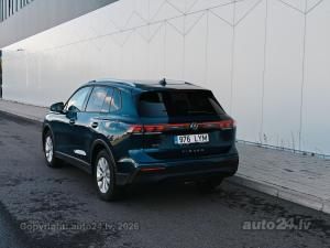 Blue Volkswagen Tiguan 2024 in Tallinn, with an engine capacity of 2.00 L and mileage of 8 thousand km for 32900 €, photo 8 on AUTOMOTO.COM.LV