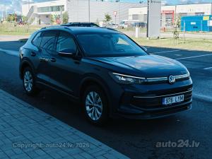 Blue Volkswagen Tiguan 2024 in Tallinn, with an engine capacity of 2.00 L and mileage of 8 thousand km for 32900 €, photo 10 on AUTOMOTO.COM.LV