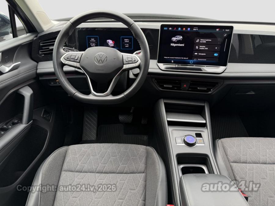 Blue Volkswagen Tiguan 2025 in Parnu, with an engine capacity of 1.50 L and mileage of 24 thousand km for 35900 €, photo 7 on AUTOMOTO.COM.LV