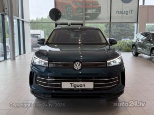Blue Volkswagen Tiguan 2026 in Parnu, with an engine capacity of 2.00 L and mileage of 1 thousand km for 49375 €, photo 3 on AUTOMOTO.COM.LV