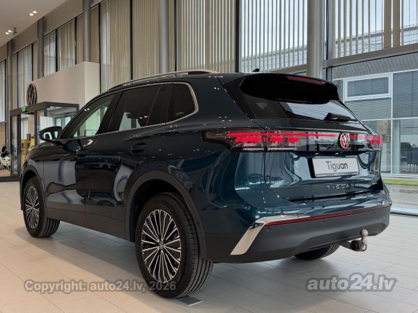 Blue Volkswagen Tiguan 2026 in Parnu, with an engine capacity of 2.00 L and mileage of 1 thousand km for 49375 €, photo 6 on AUTOMOTO.COM.LV