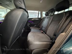 Blue Volkswagen Tiguan 2026 in Parnu, with an engine capacity of 2.00 L and mileage of 1 thousand km for 49375 €, photo 9 on AUTOMOTO.COM.LV