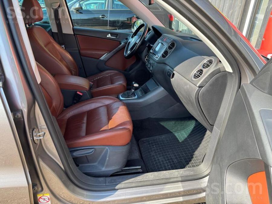 Brūns Volkswagen Tiguan 2008 Rīga, ar dzinēja tilpumu 2.00 L un nobraukumu 325 tūkst. km par 4500 €, foto 9 vietnē AUTOMOTO.COM.LV