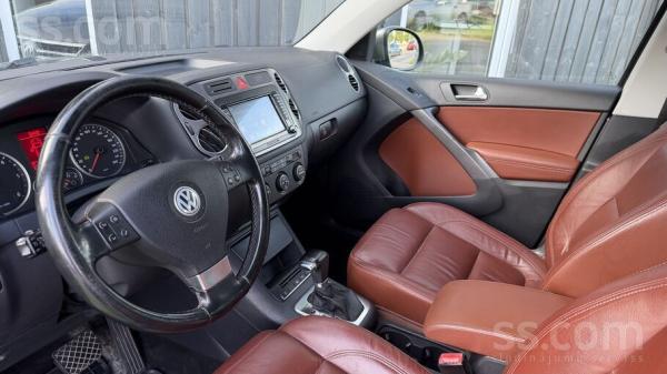 Brown Volkswagen Tiguan 2008 in Riga, with an engine capacity of 2.00 L and mileage of 327 thousand km for 4750 €, photo 7 on AUTOMOTO.COM.LV