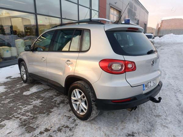 Brūns Volkswagen Tiguan 2010 Klaipėda, ar dzinēja tilpumu 1.97 L un nobraukumu 241 tūkst. km par 5650 €, foto 3 vietnē AUTOMOTO.COM.LV