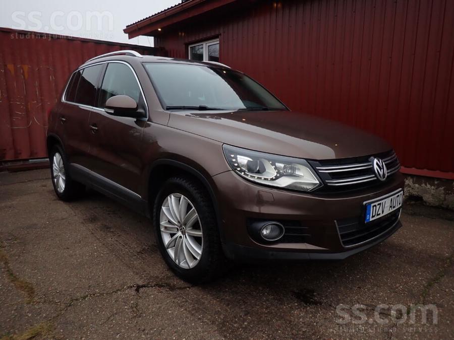 Brūns Volkswagen Tiguan 2011 Liepāja, ar dzinēja tilpumu 2.00 L un nobraukumu 184 tūkst. km par 11550 €, foto 1 vietnē AUTOMOTO.COM.LV