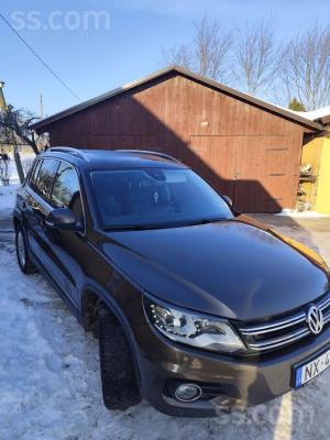 Brūns Volkswagen Tiguan 2011 Talsi, ar dzinēja tilpumu 2.00 L un nobraukumu 215 tūkst. km par 10500 €, foto  vietnē AUTOMOTO.COM.LV