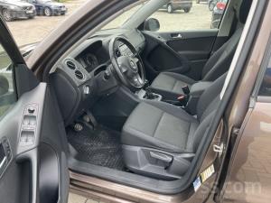 Brown Volkswagen Tiguan 2011 in Ogre, with an engine capacity of 2.00 L and mileage of 305 thousand km for 5470 €, photo 10 on AUTOMOTO.COM.LV