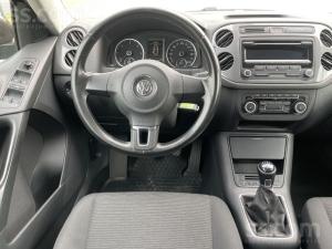 Brown Volkswagen Tiguan 2011 in Ogre, with an engine capacity of 2.00 L and mileage of 305 thousand km for 5470 €, photo 11 on AUTOMOTO.COM.LV