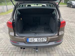Brown Volkswagen Tiguan 2011 in Ogre, with an engine capacity of 2.00 L and mileage of 305 thousand km for 5470 €, photo 16 on AUTOMOTO.COM.LV