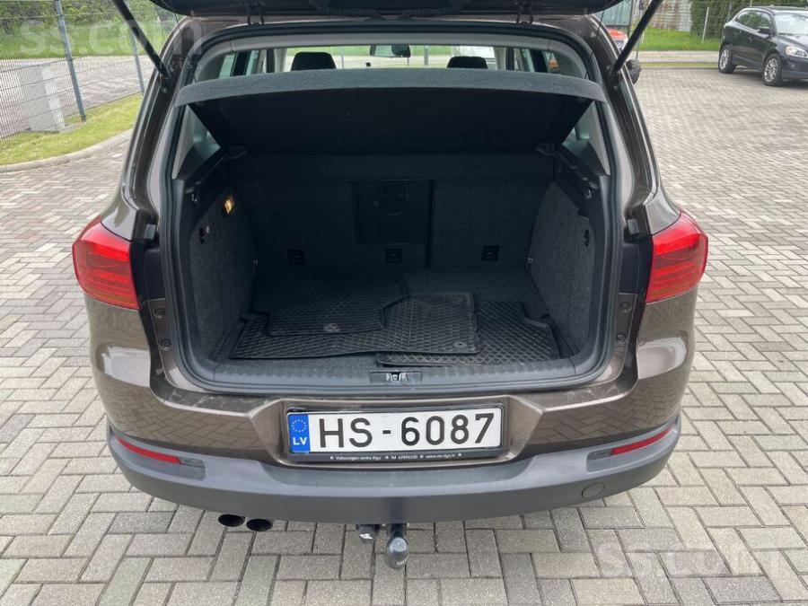 Brown Volkswagen Tiguan 2011 in Ogre, with an engine capacity of 2.00 L and mileage of 305 thousand km for 5470 €, photo 16 on AUTOMOTO.COM.LV