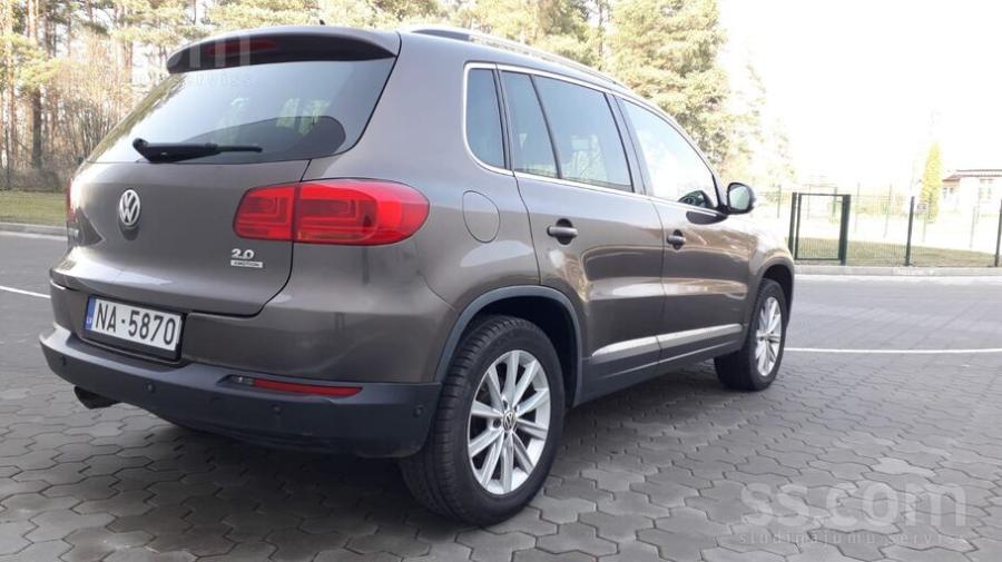 Brown Volkswagen Tiguan 2011 in Riga, with an engine capacity of 2.00 L and mileage of 294 thousand km for 8190 €, photo 5 on AUTOMOTO.COM.LV
