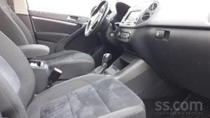 Brown Volkswagen Tiguan 2011 in Riga, with an engine capacity of 2.00 L and mileage of 294 thousand km for 8190 €, photo 13 on AUTOMOTO.COM.LV