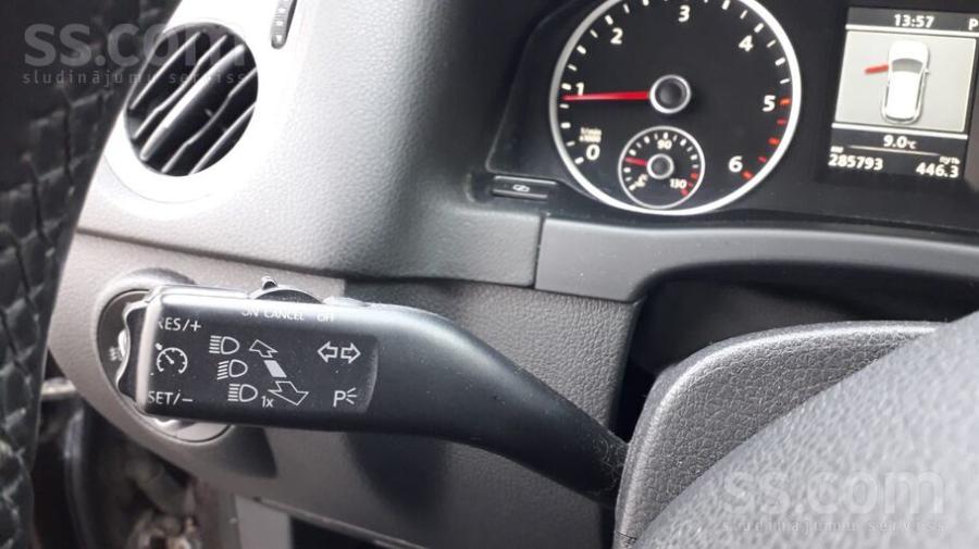 Brown Volkswagen Tiguan 2011 in Riga, with an engine capacity of 2.00 L and mileage of 294 thousand km for 8190 €, photo 15 on AUTOMOTO.COM.LV
