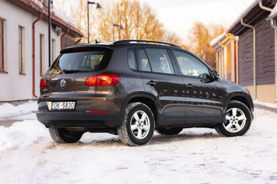 Brūns Volkswagen Tiguan 2011 Jelgava, ar dzinēja tilpumu 2.00 L un nobraukumu 168 tūkst. km par 10300 €, foto 6 vietnē AUTOMOTO.COM.LV