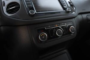 Brūns Volkswagen Tiguan 2011 Jelgava, ar dzinēja tilpumu 2.00 L un nobraukumu 168 tūkst. km par 10300 €, foto 16 vietnē AUTOMOTO.COM.LV