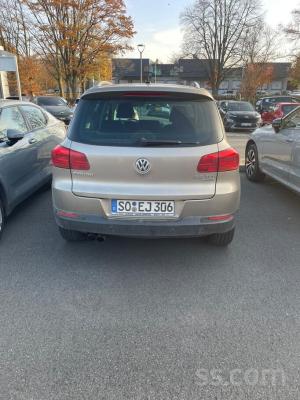 Brown Volkswagen Tiguan 2011 in Jekabpils, with an engine capacity of 2.00 L and mileage of 231 thousand km for 8600 €, photo 3 on AUTOMOTO.COM.LV