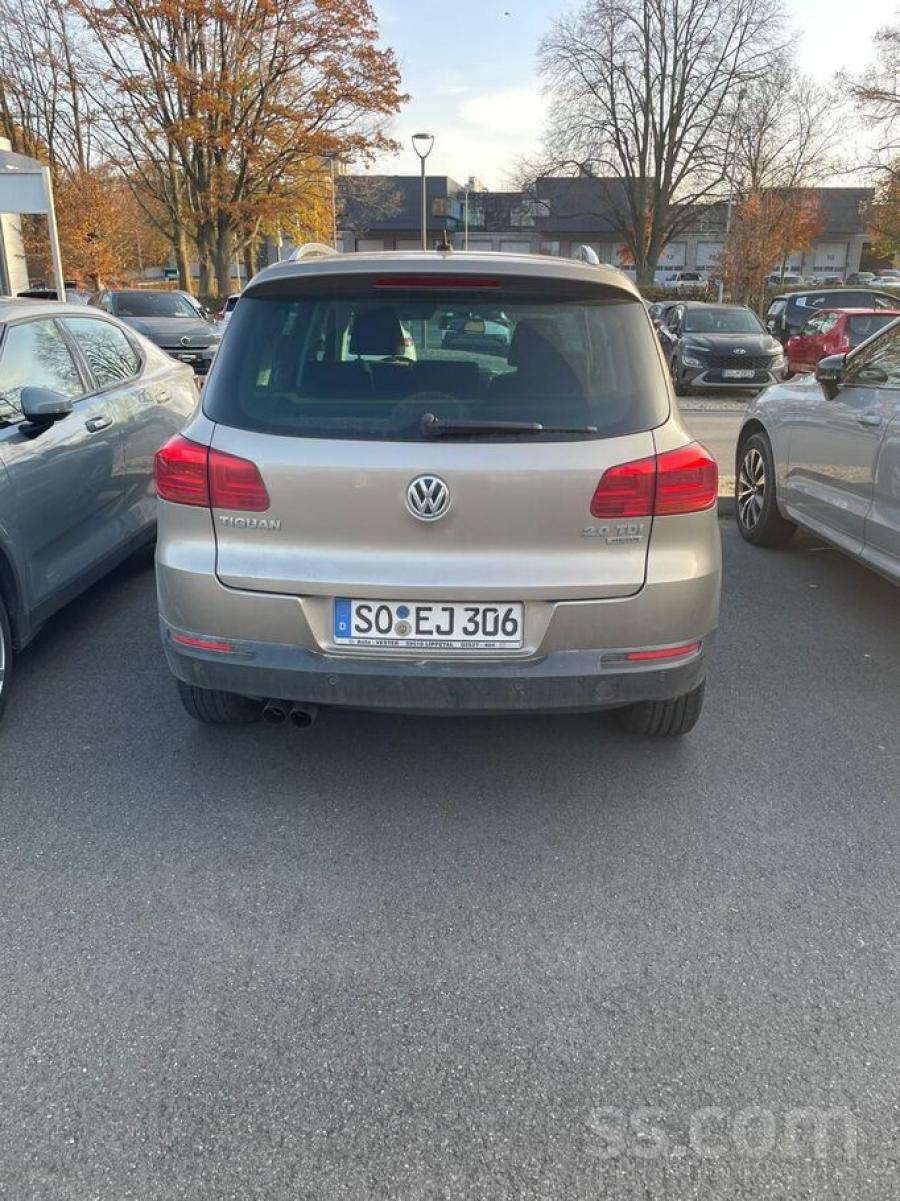 Brown Volkswagen Tiguan 2011 in Jekabpils, with an engine capacity of 2.00 L and mileage of 231 thousand km for 8600 €, photo 3 on AUTOMOTO.COM.LV