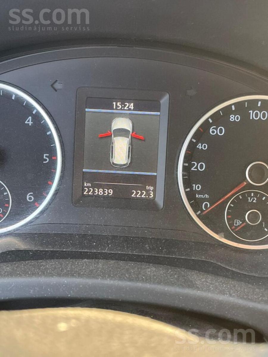 Brown Volkswagen Tiguan 2011 in Jekabpils, with an engine capacity of 2.00 L and mileage of 231 thousand km for 8600 €, photo 6 on AUTOMOTO.COM.LV