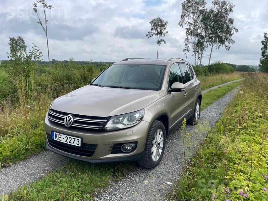 Brown Volkswagen Tiguan 2011 in Riga, with an engine capacity of 2.00 L and mileage of 339 thousand km for 8300 €, photo 1 on AUTOMOTO.COM.LV