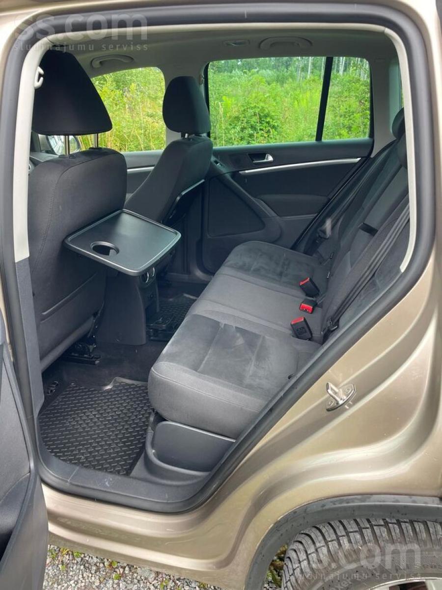 Brown Volkswagen Tiguan 2011 in Riga, with an engine capacity of 2.00 L and mileage of 339 thousand km for 8300 €, photo 6 on AUTOMOTO.COM.LV
