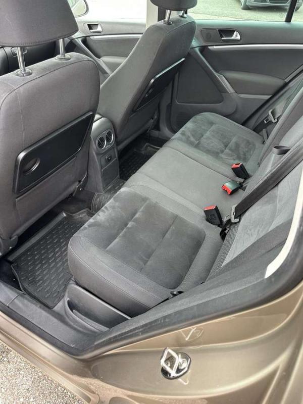 Brūns Volkswagen Tiguan 2011 Marijampole, ar dzinēja tilpumu 1.39 L un nobraukumu 226 tūkst. km par 6150 €, foto 8 vietnē AUTOMOTO.COM.LV