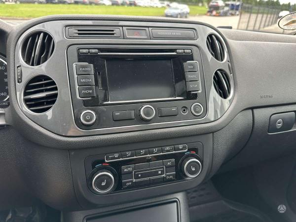 Brūns Volkswagen Tiguan 2011 Marijampole, ar dzinēja tilpumu 1.39 L un nobraukumu 226 tūkst. km par 6150 €, foto 10 vietnē AUTOMOTO.COM.LV