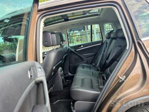 Brūns Volkswagen Tiguan 2011 Jelgava, ar dzinēja tilpumu 2.00 L un nobraukumu 242 tūkst. km par 9990 €, foto 11 vietnē AUTOMOTO.COM.LV