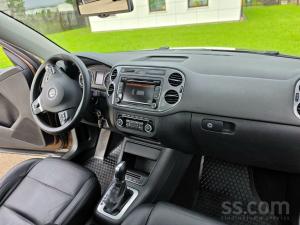 Brūns Volkswagen Tiguan 2011 Jelgava, ar dzinēja tilpumu 2.00 L un nobraukumu 242 tūkst. km par 9990 €, foto 14 vietnē AUTOMOTO.COM.LV