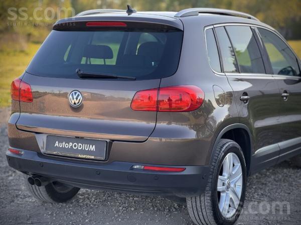 Brown Volkswagen Tiguan 2012 in Riga, with an engine capacity of 2.00 L and mileage of 162 thousand km for 9990 €, photo 8 on AUTOMOTO.COM.LV