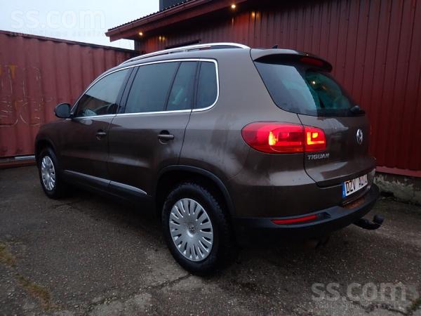 Brūns Volkswagen Tiguan 2012 Liepāja, ar dzinēja tilpumu 2.00 L un nobraukumu 198 tūkst. km par 10950 €, foto 3 vietnē AUTOMOTO.COM.LV