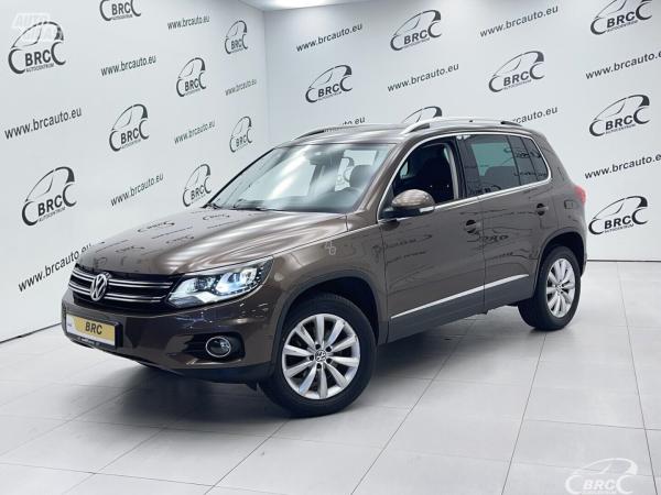 Brown Volkswagen Tiguan 2012 in Avizieniai, with an engine capacity of 2.00 L and mileage of 241 thousand km for 8900 €, photo 1 on AUTOMOTO.COM.LV