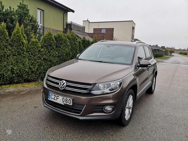 Brown Volkswagen Tiguan 2012 in Klaipeda, with an engine capacity of 1.40 L and mileage of 180 thousand km for 4999 €, photo 2 on AUTOMOTO.COM.LV