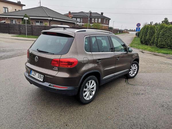 Brown Volkswagen Tiguan 2012 in Klaipeda, with an engine capacity of 1.40 L and mileage of 180 thousand km for 4999 €, photo 9 on AUTOMOTO.COM.LV