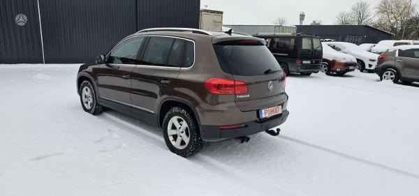Brown Volkswagen Tiguan 2012 in Kaunas, with an engine capacity of 1.97 L and mileage of 340 thousand km for 8650 €, photo 11 on AUTOMOTO.COM.LV