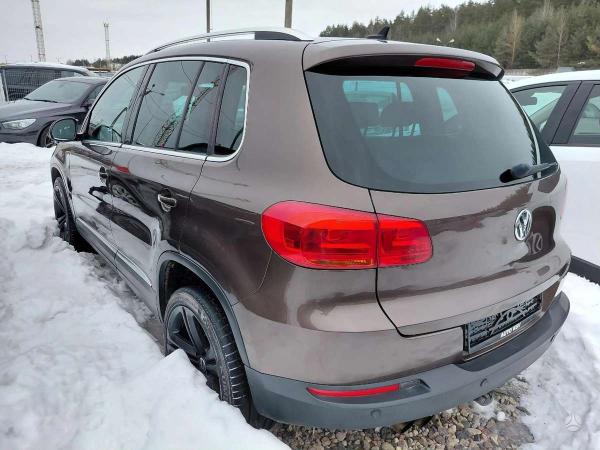 Brūns Volkswagen Tiguan 2012 Viļņa, ar dzinēja tilpumu 1.97 L un nobraukumu 370 tūkst. km par 8200 €, foto 6 vietnē AUTOMOTO.COM.LV
