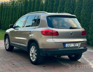 Brown Volkswagen Tiguan 2012 in Jelgava, with an engine capacity of 2.00 L and mileage of 275 thousand km for 10500 €, photo 3 on AUTOMOTO.COM.LV