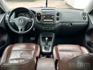 Brown Volkswagen Tiguan 2012 in Jelgava, with an engine capacity of 2.00 L and mileage of 275 thousand km for 10500 €, photo 4 on AUTOMOTO.COM.LV