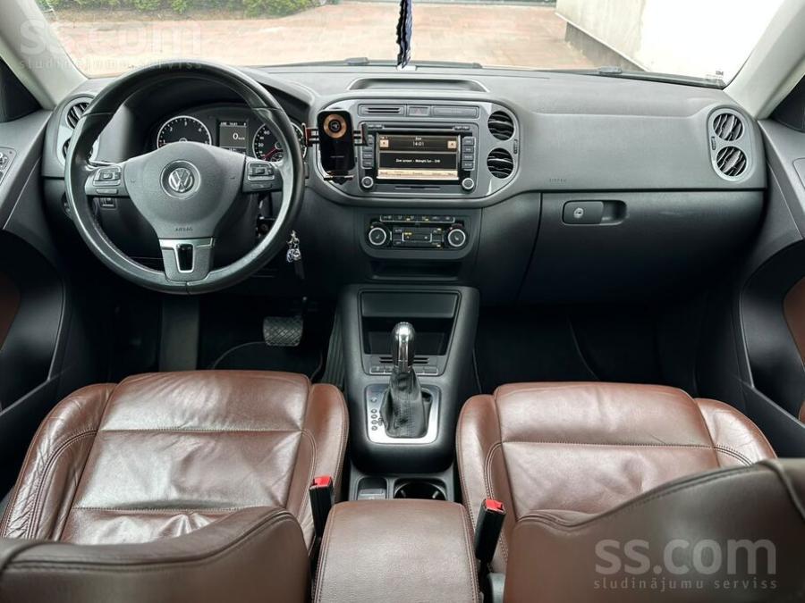 Brown Volkswagen Tiguan 2012 in Jelgava, with an engine capacity of 2.00 L and mileage of 275 thousand km for 10500 €, photo 4 on AUTOMOTO.COM.LV