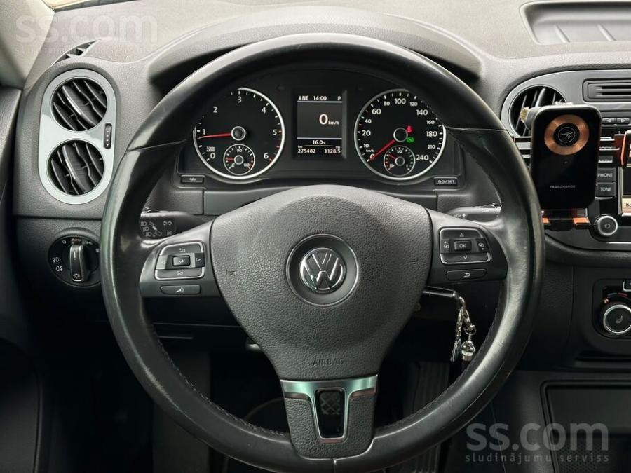 Brown Volkswagen Tiguan 2012 in Jelgava, with an engine capacity of 2.00 L and mileage of 275 thousand km for 10500 €, photo 5 on AUTOMOTO.COM.LV