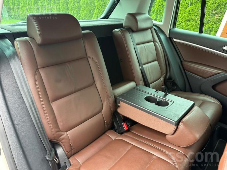 Brown Volkswagen Tiguan 2012 in Jelgava, with an engine capacity of 2.00 L and mileage of 275 thousand km for 10500 €, photo 6 on AUTOMOTO.COM.LV