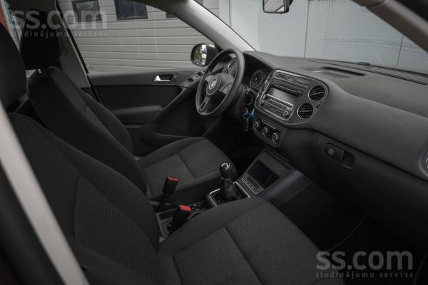 Brūns Volkswagen Tiguan 2012 Jelgava, ar dzinēja tilpumu 1.40 L un nobraukumu 167 tūkst. km par 9900 €, foto 9 vietnē AUTOMOTO.COM.LV
