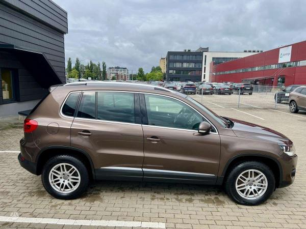 Brūns Volkswagen Tiguan 2012 Kauņa, ar dzinēja tilpumu 2.00 L un nobraukumu 275 tūkst. km par 7690 €, foto 6 vietnē AUTOMOTO.COM.LV