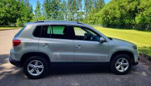 Brown Volkswagen Tiguan 2012 in Siauliai, with an engine capacity of 1.98 L and mileage of 150 thousand km for 5450 €, photo 9 on AUTOMOTO.COM.LV