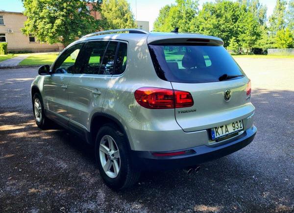 Brown Volkswagen Tiguan 2012 in Siauliai, with an engine capacity of 1.98 L and mileage of 150 thousand km for 5450 €, photo 9 on AUTOMOTO.COM.LV